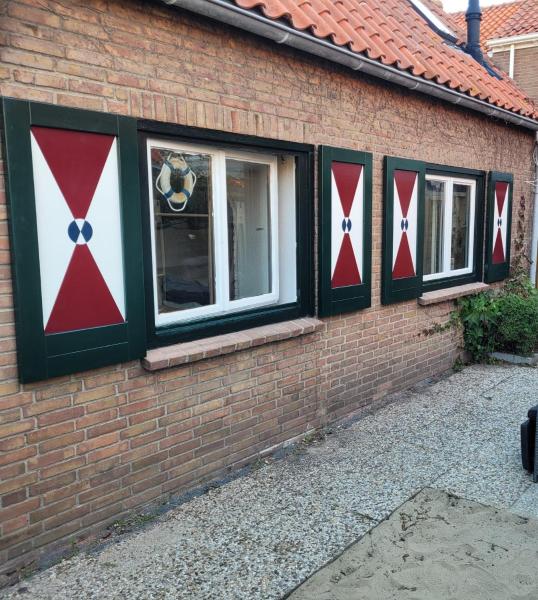Bleij-en-meer, 2 Accommodaties, Waaronder Een 4p Huisje En Een Heel Klein Gezellig Tiny-wellness Huisje Voor 2p Met Sauna En Heerlijke Hottub, Ook Samen Te Huur Voor Een Gezellig Combinatie - Vlissingen