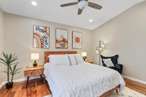 Spacious Cozy And Furnished Bedroom Private Bathroom, Close To Everything - Reno, NV
