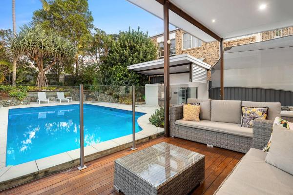 Pool Side Luxury Pet Friendly - Walk To The Beach - Maroochydore