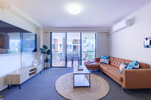 5mins Walk To Central 2 Bedroom Parking Pool - Sydney