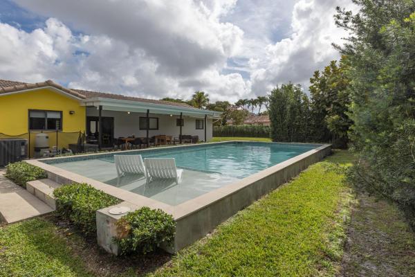 Heated Pool - 5min Coral Gables - Family Vacation - Fountainbleau, FL