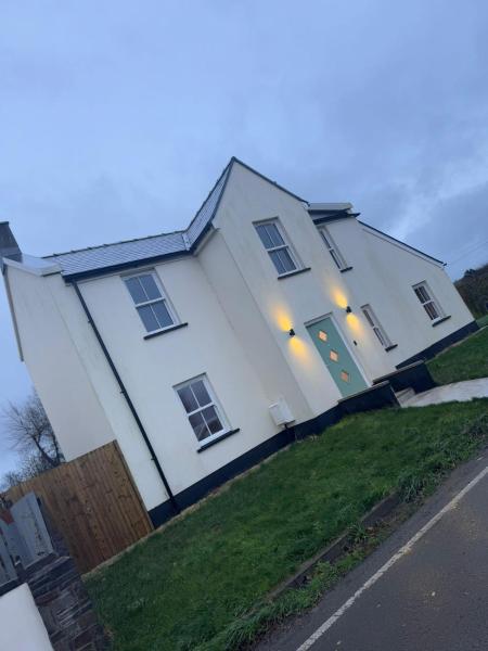 3 Bed House Near Tenby With Hot Tub - Tenby
