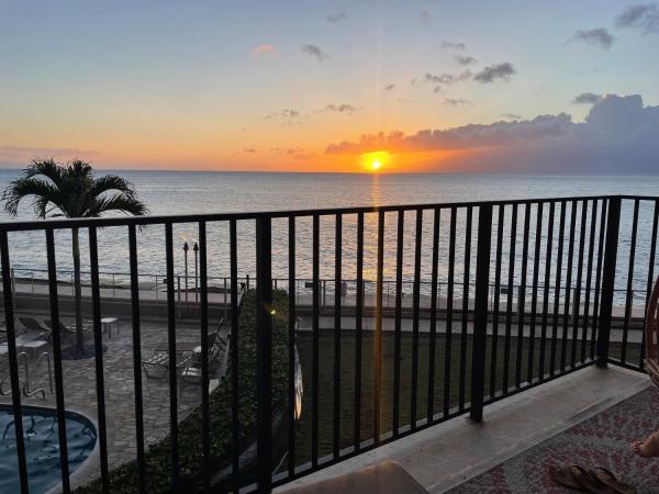 Whale Watching From The Lanai - Oceanfront Condo In West Maui - Hawaii