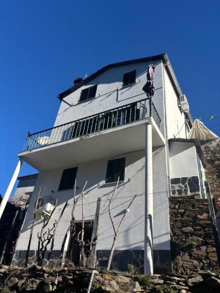 White House - Piódão