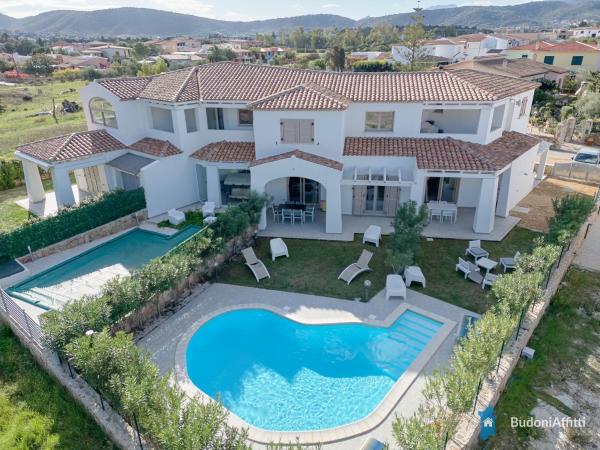 Villetta Con Piscina Budoni Affitti Spiaggia 700 Mt - San Teodoro
