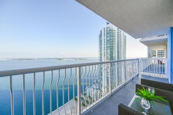 The Ocean Breeze Feel Better It In Our Condo - Miami, FL