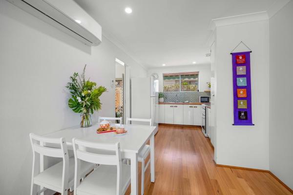 Becks Hideaway Laurieton - Walk Everywhere - Kendall