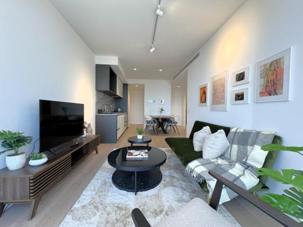 2 Brm 2 Bath, Southern Cross, Flagstaff, Lvl59 - Williamstown