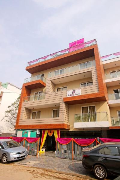 Infinity Stays Hotel Near Medanta Hospital - Gurugram