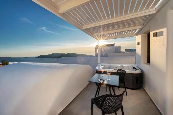 Elea Casa Outdoor Heated Tub In Oia - Oia