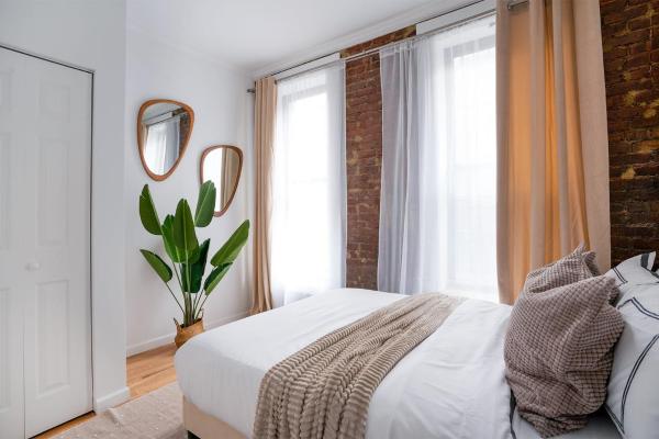 153-1g Newly Renovated 2br Lower East Side - Astoria - Queens NY