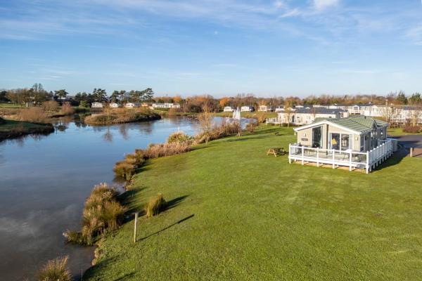 Primrose Valley Lakeside Lodge - 法利