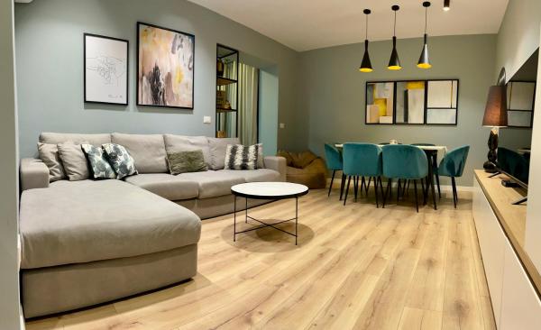 Zoi's Apartment - Tiran