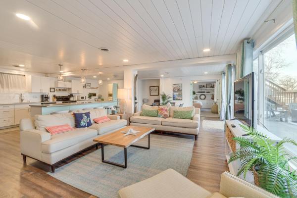 Modern Apt On Detroit Lake With Dock Access! - Detroit Lakes, MN