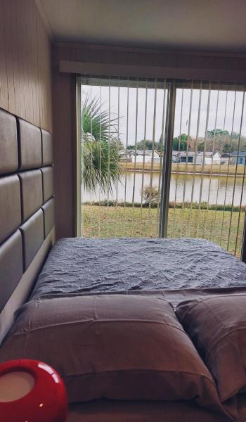 Lakeview Tiny House Near Airport & Universal Studios - St. Cloud, FL