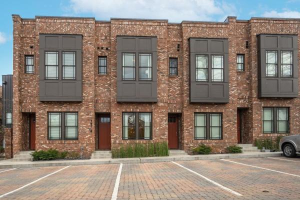 City Heights - Broadway Designer Condo - Nashville, TN