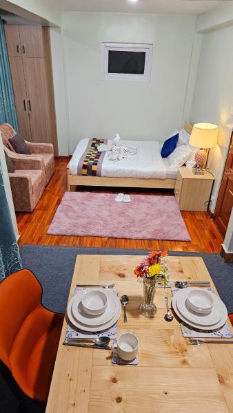 Nj's Home, Thamel -