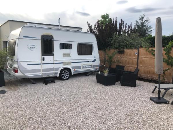 La Croisée, Caravane Avec Toilette Et Lavabo - Particulier - Beaujolais