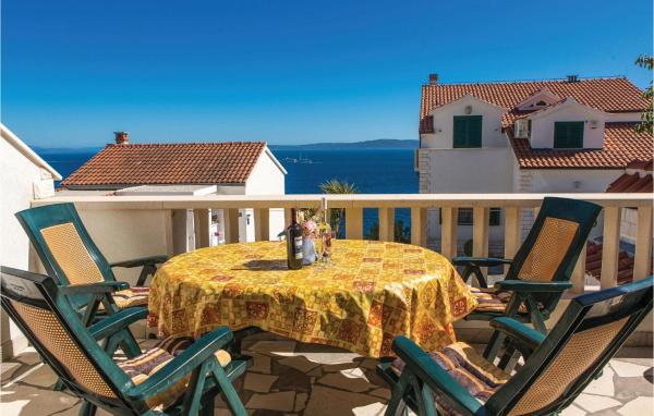 Beautiful Apartment In Okrug Gornji - Seget Vranjica