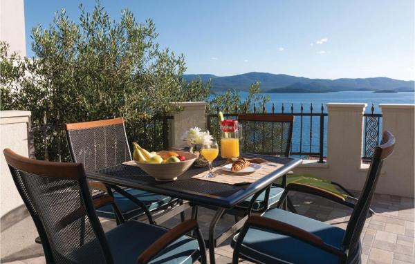 One-bedroom Apartment In Komarna - Duba