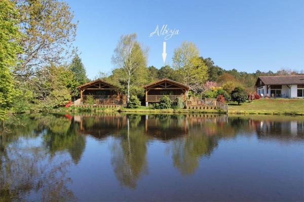 Wood-frame Lodge With Terrace And Pool - Lit-et-Mixe