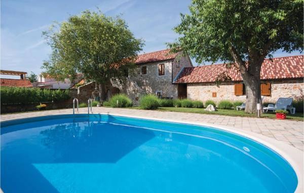 Holiday Home Lozovac With Outdoor Swimming Pool 441 - Kroatië