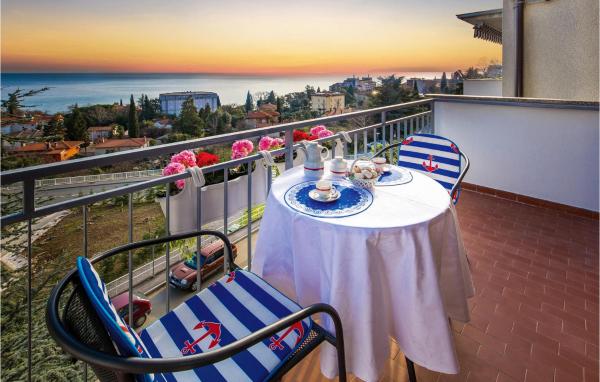 2 Bedroom Amazing Apartment In Lovran - Lovran