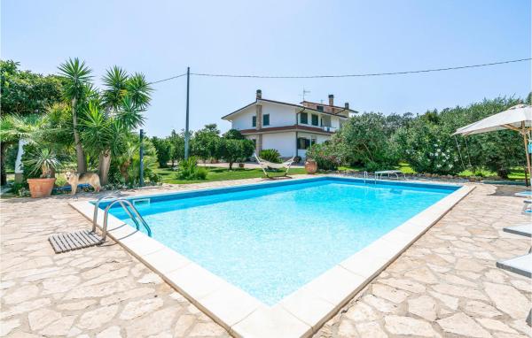 Beautiful Home In Sabaudia With Jacuzzi - Latina