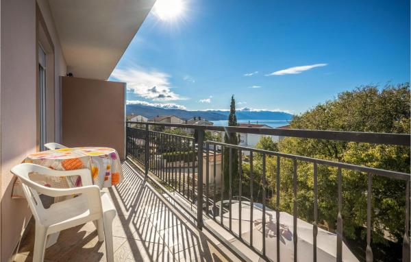 Cozy Apartment In Novi Vinodolski - Novi Vinodolski