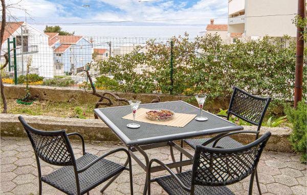 1 Bedroom Beach Front Apartment In Podstrana - Jesenice, Croatia