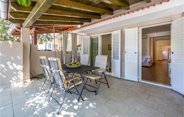 Nice Home In Barbat With Wifi - Lun