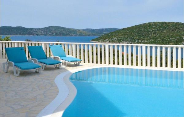 Four-bedroom Holiday Home Drvenik Veliki With Sea View 05 - Seget Vranjica