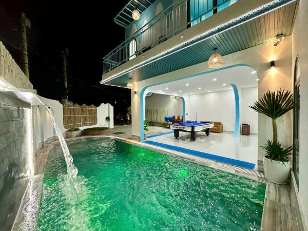Santorini 17a - Gần Biển Bãi Sau ĐI Bộ Ra Biển - Ho Chi Minh City