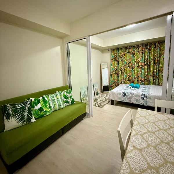 Verte Hideaway At Azure Residences - Urban Escape - Parañaque