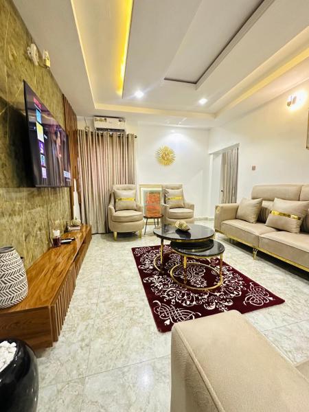 Glamorous 2 Bedroom At Wuse 2 Abuja With 24hr Power Wifi Netflix - Abuja