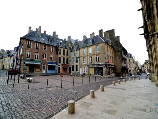 Apartment In Bayeux Near Beach - Bayeux