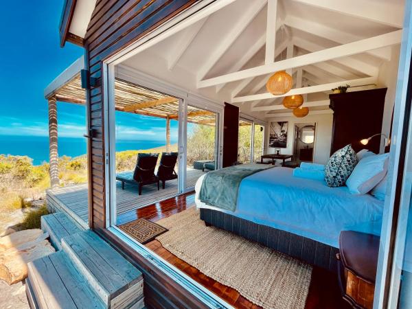 Sea Views, Hikes & Tranquility Clifftop Cabin - South Africa