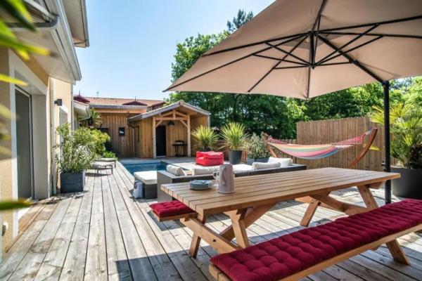Villa Au Charme Familial Avec Belle Terrasse Et Piscine Chauffée - La Teste-de-Buch