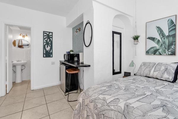 Private Room In Little Havana - Hialeah, FL