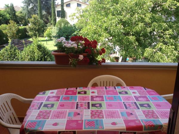 Bilocale Con Terrazza " Verde" - Cecina