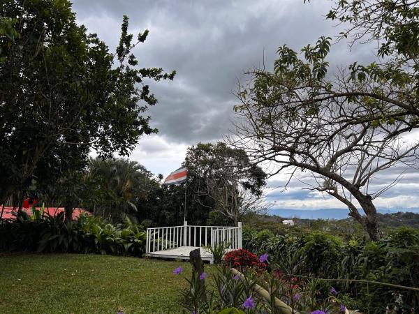B&b Garden Grecia - Costa Rica