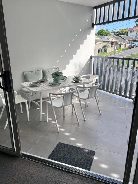 Location, Location, Location - Very Large Apartment - Brisbane