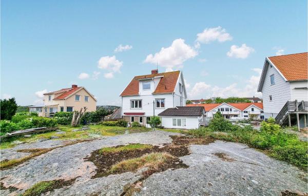 2 Bedroom Lovely Apartment In Kungshamn - Kungshamn