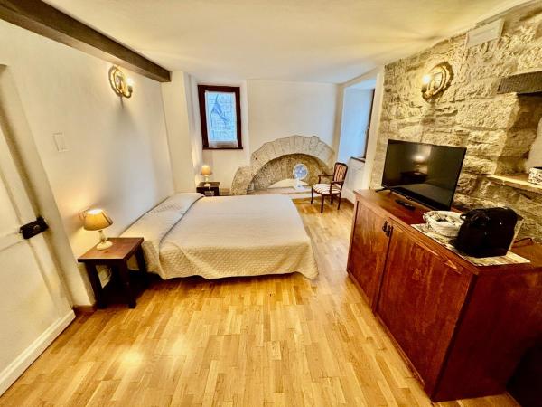 Le Mura Di San Verecondo - Gubbio