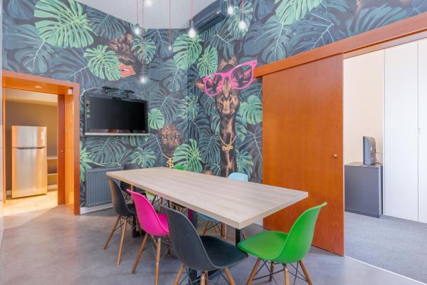 Faces Of Jungle - Funky Design In Vibrant Centre - Budapest