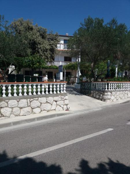 Apartments Milan - Lopar