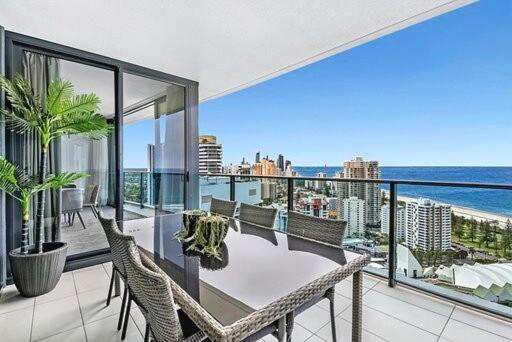 Ocean Wow At Oracle 22805 - Surfers Paradise