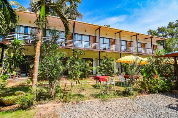 Yogitree Beach Resort & Cafe - 100m From Morjim Beach - Goa