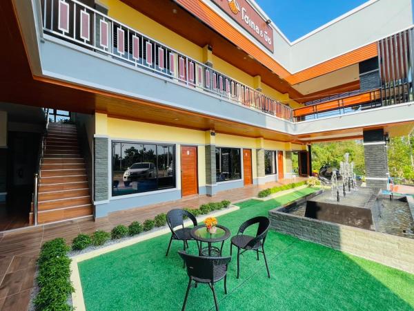 ผึ้งหลวง โฮเทล&บีช - Pathio District