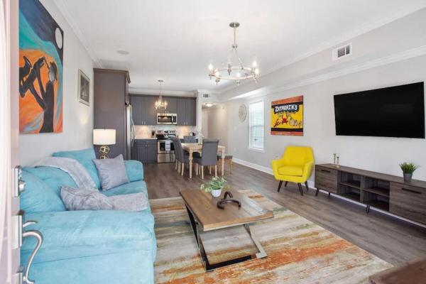 Modern 3 Bedroom In Mid City - Metairie, LA
